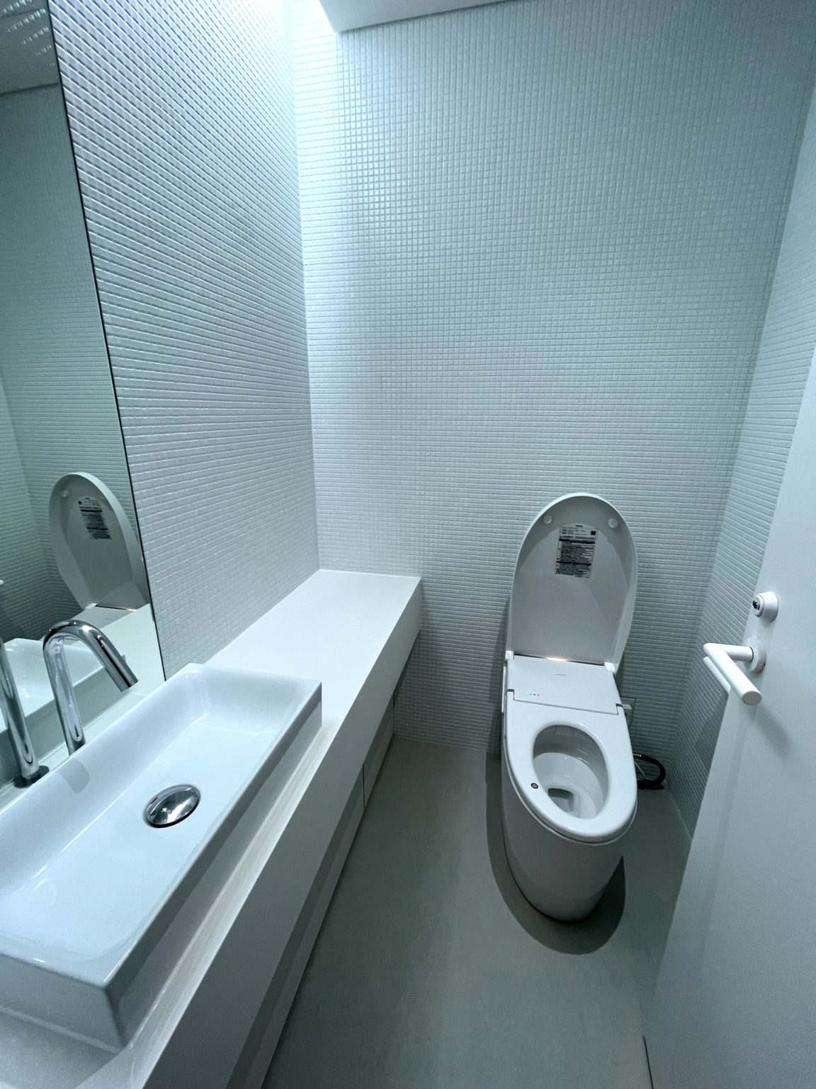 日建設計本社ビル「TOILET」 ｜ 株式会社ビベルコーポレーション